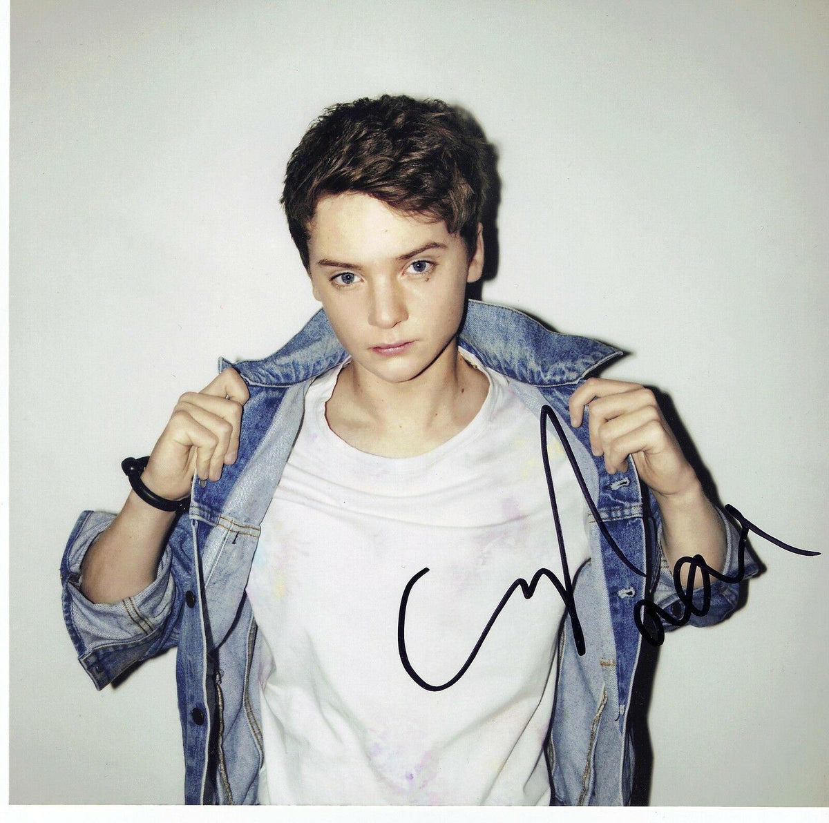 CONOR MAYNARD (UK SINGING SENSATION) SIGNED 8X8 PHOTO – Piece of Fame