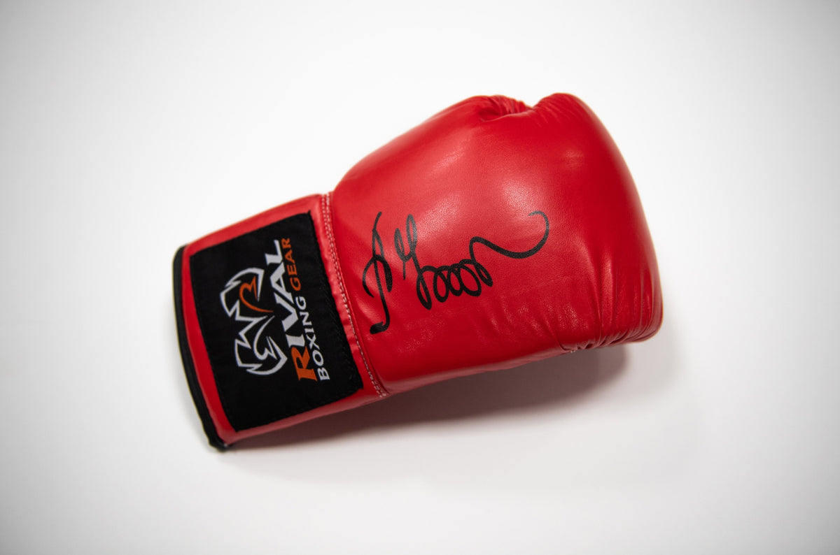 Oleksandr Usyk Signed Boxing Glove Ukraine Genuine Signature AFTAL COA ...